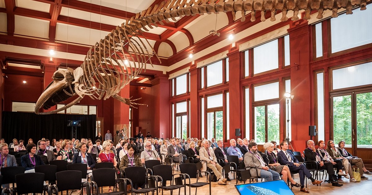 Darwin Hall - A Room With A ZOO - Rooms & Facilities - A Room With A ZOO