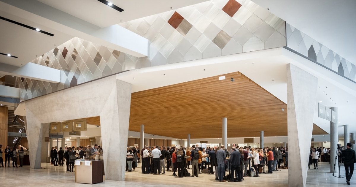 Atrium - A Room With A ZOO - Rooms & Facilities - A Room With A ZOO